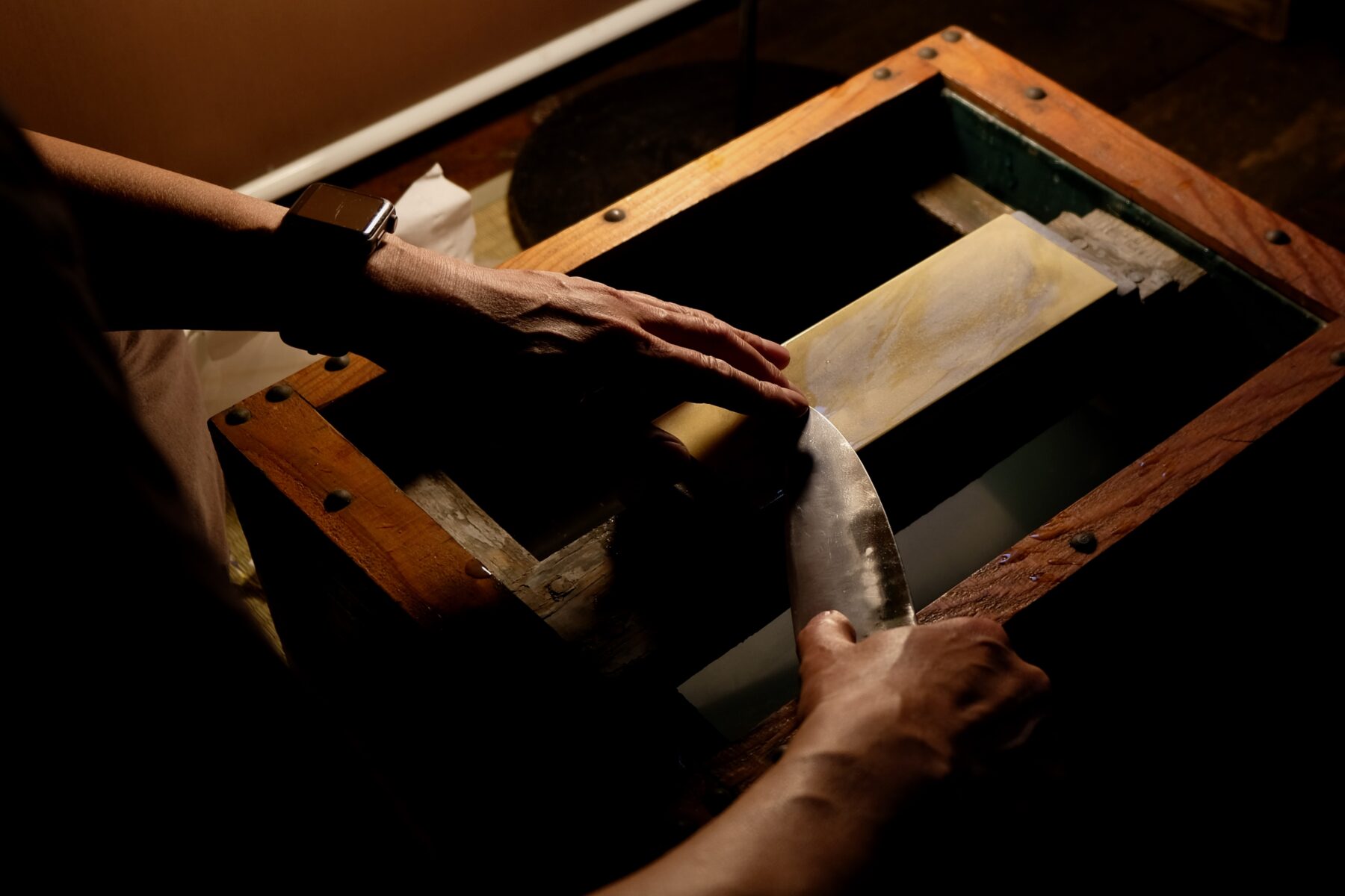 Traditional Japanese Knife Making with Master Blacksmith Yasuhiro ...